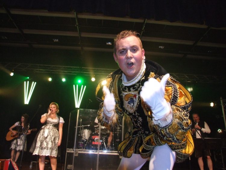 Rasmuzikant Colin Falize prinselijke heerser op Groeët Ghen Heij - C.V ...